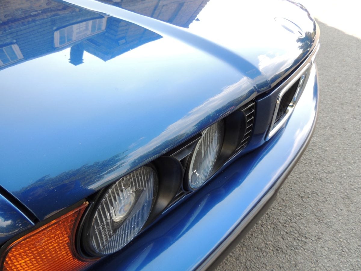 BMW M5 Touring 1994 года в великолепном цвете Avus Blue выставлен на ...