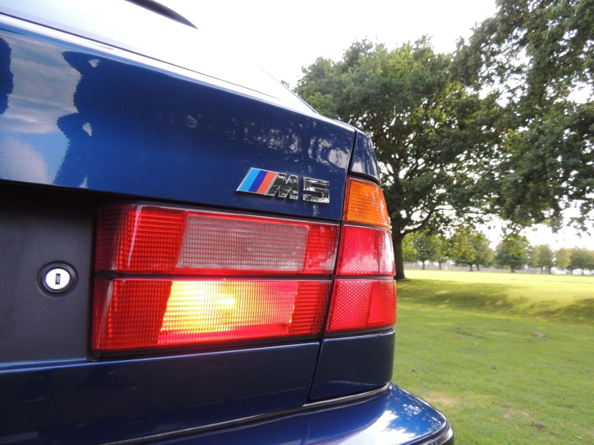 BMW M5 E34 Touring 1994 Avus Blue over Black Leather - BMW Guide