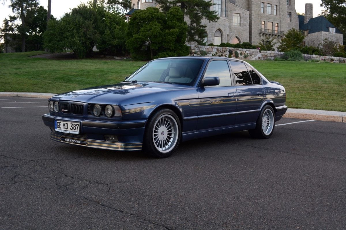 В продаже: легендарная Alpina B10 Biturbo на аукционе Bring-a-Trailer ...